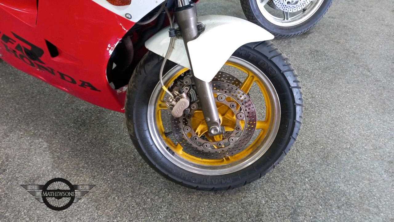 Lot 448 - 1987 HONDA 400CC x2