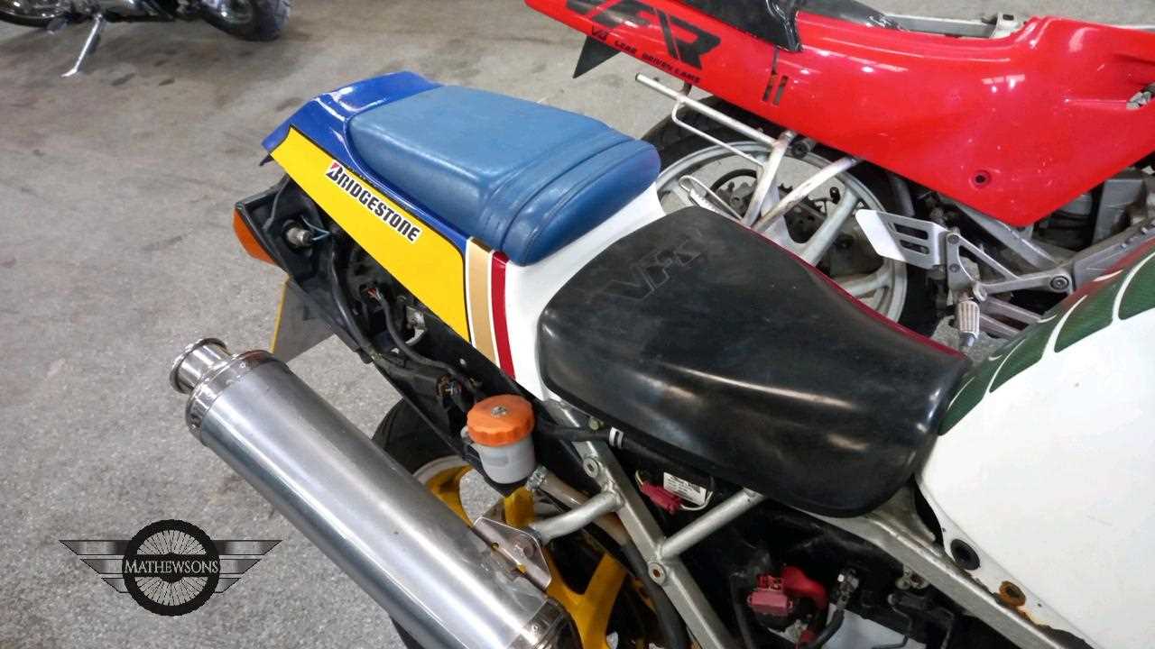 Lot 448 - 1987 HONDA 400CC x2
