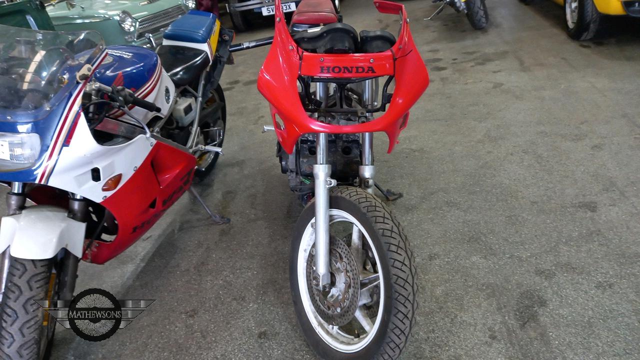 Lot 448 - 1987 HONDA 400CC x2