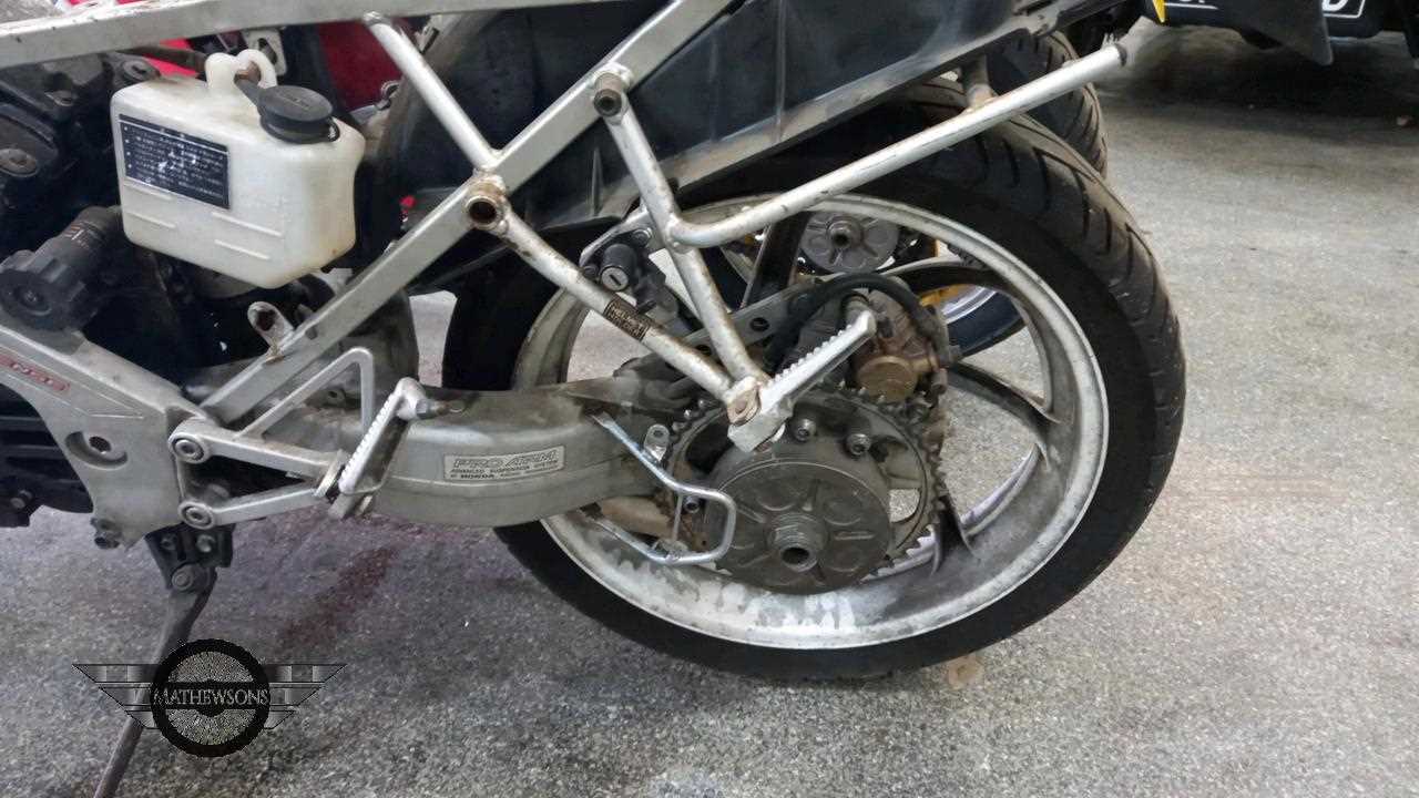 Lot 448 - 1987 HONDA 400CC x2