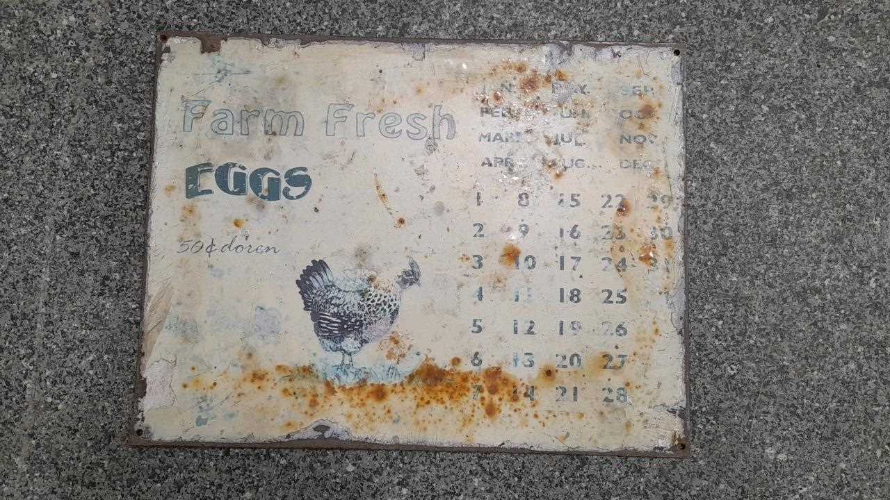 Lot 179 - FARM FRESH EGGS SIGN