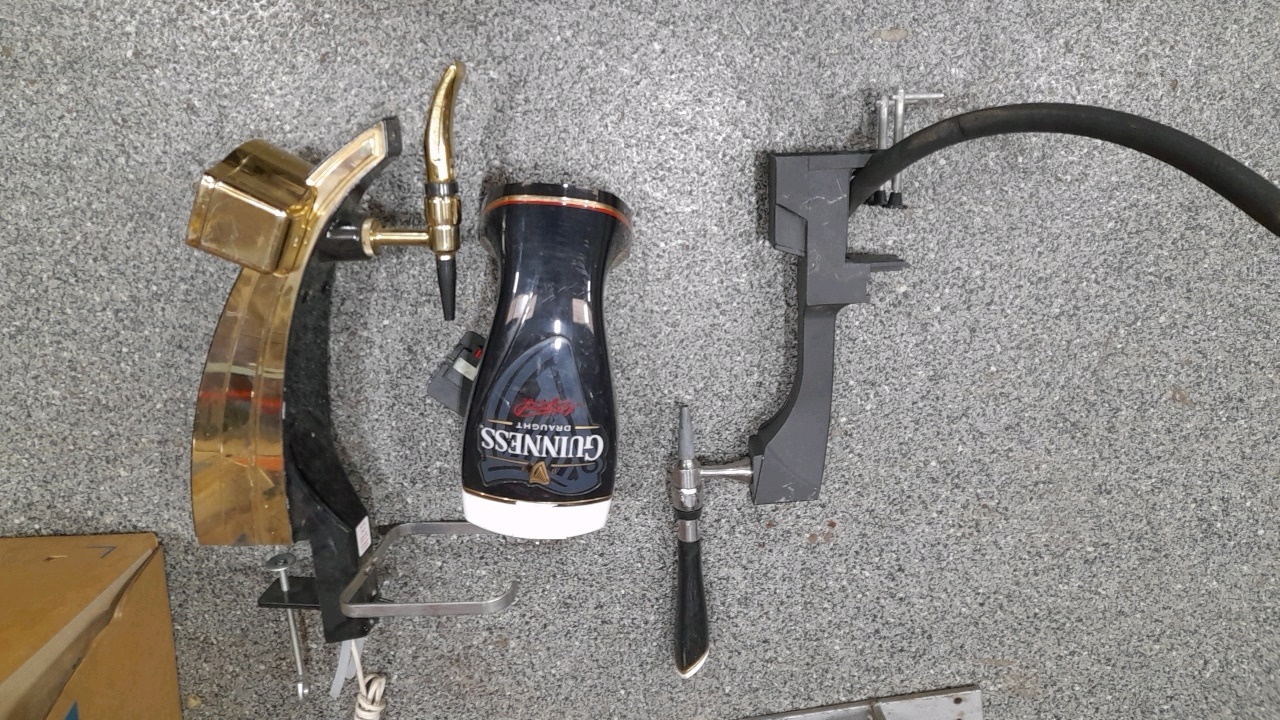 Lot 221 - PUB BAR GUINNESS BEER PUMP