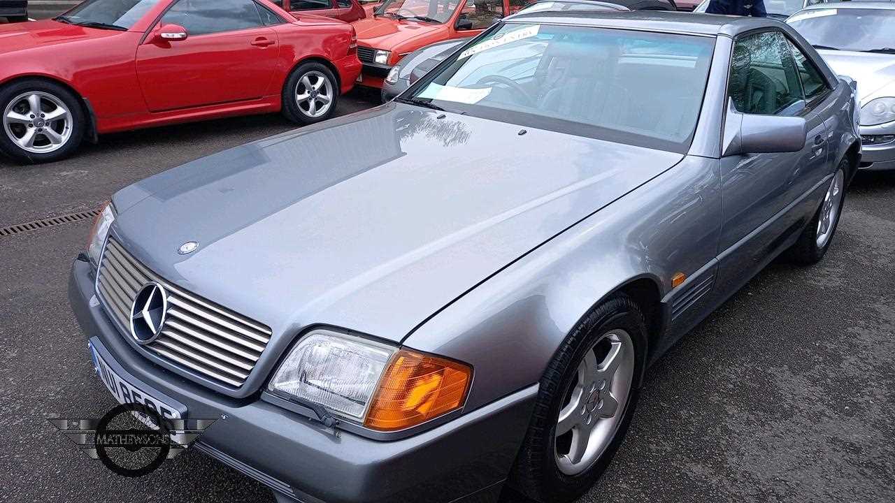Lot 268 - 1990 MERCEDES 300SL AUTO