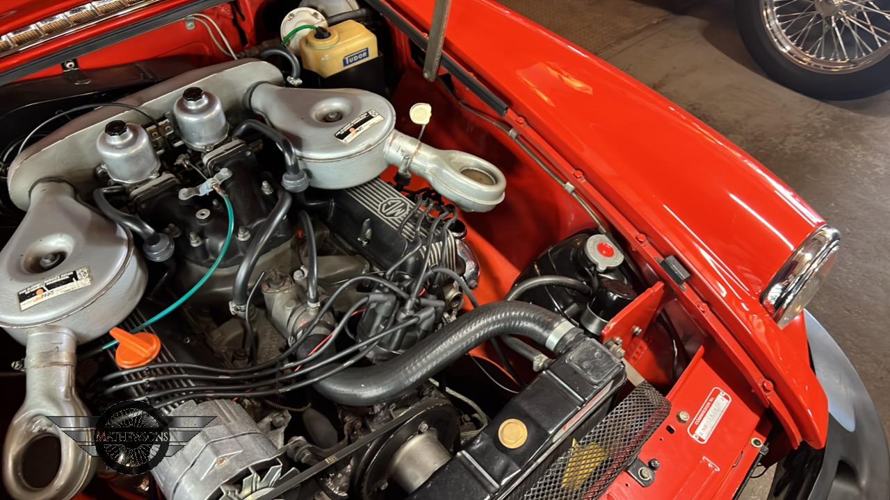 Lot 429 - `1975 MG B GT V8