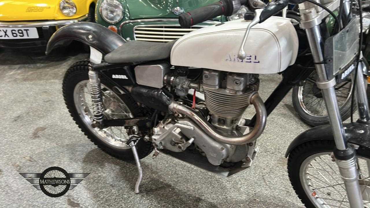 Lot 325 - 1956 ARIEL HT5