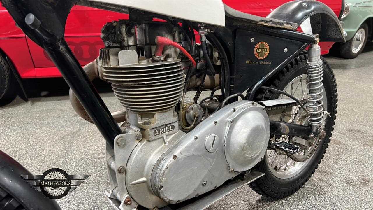 Lot 325 - 1956 ARIEL HT5