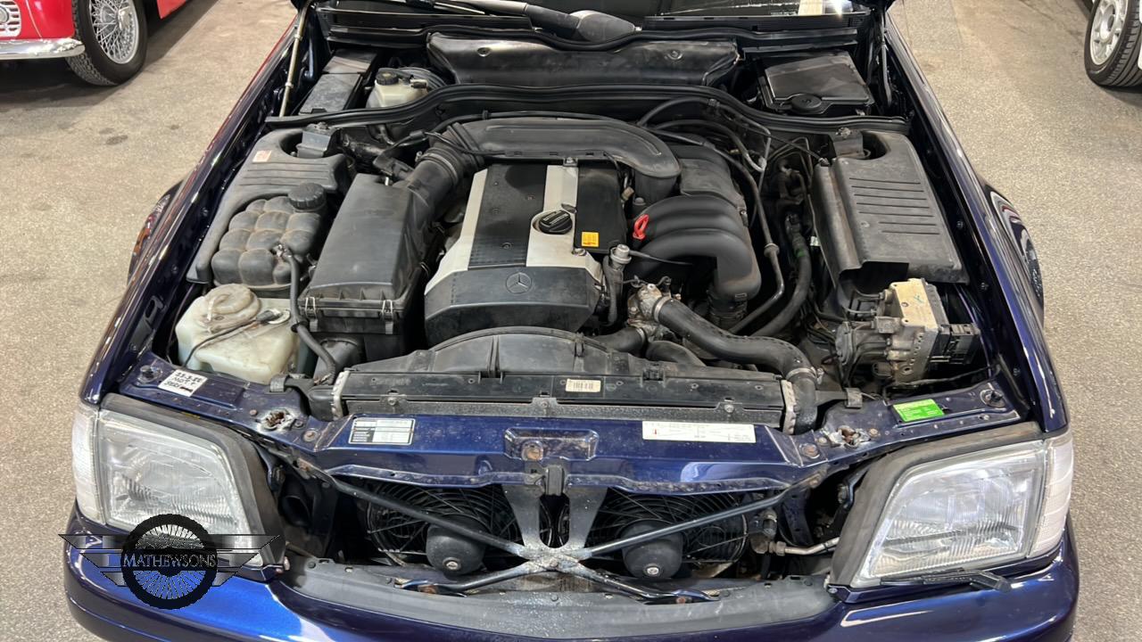Lot 340 - 1996 MERCEDES SL 320 AUTO