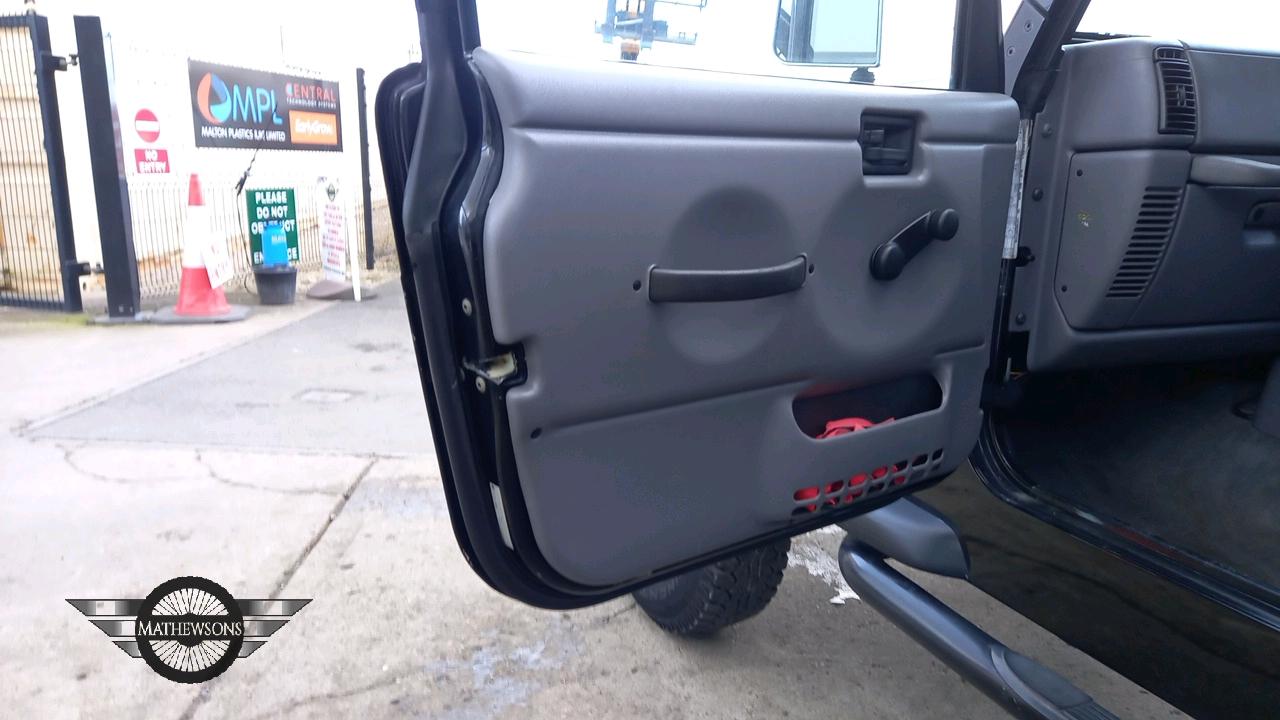 Lot 492 - 1998 JEEP WRANGLER 4.0 SPORT