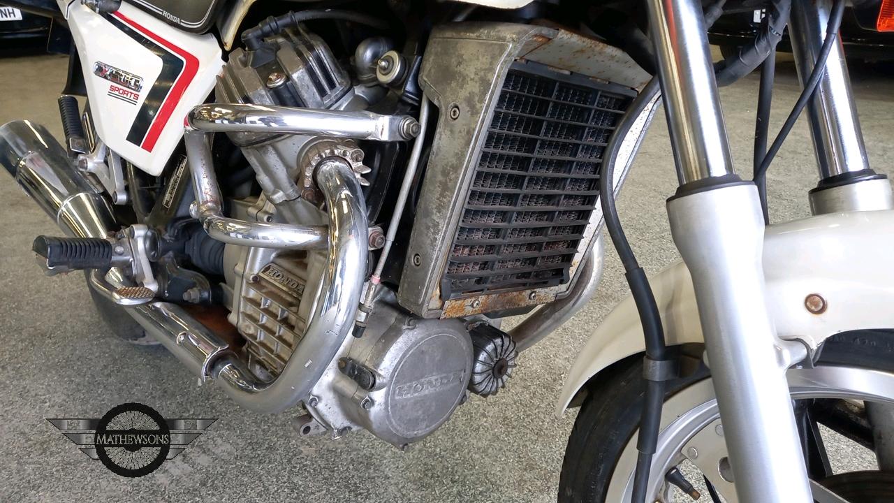 Lot 24 - 1983 HONDA CX500EC