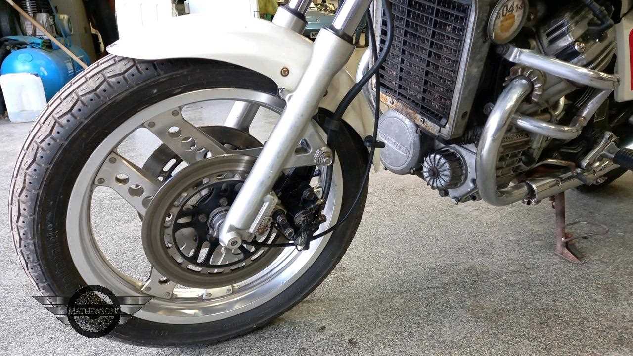 Lot 24 - 1983 HONDA CX500EC