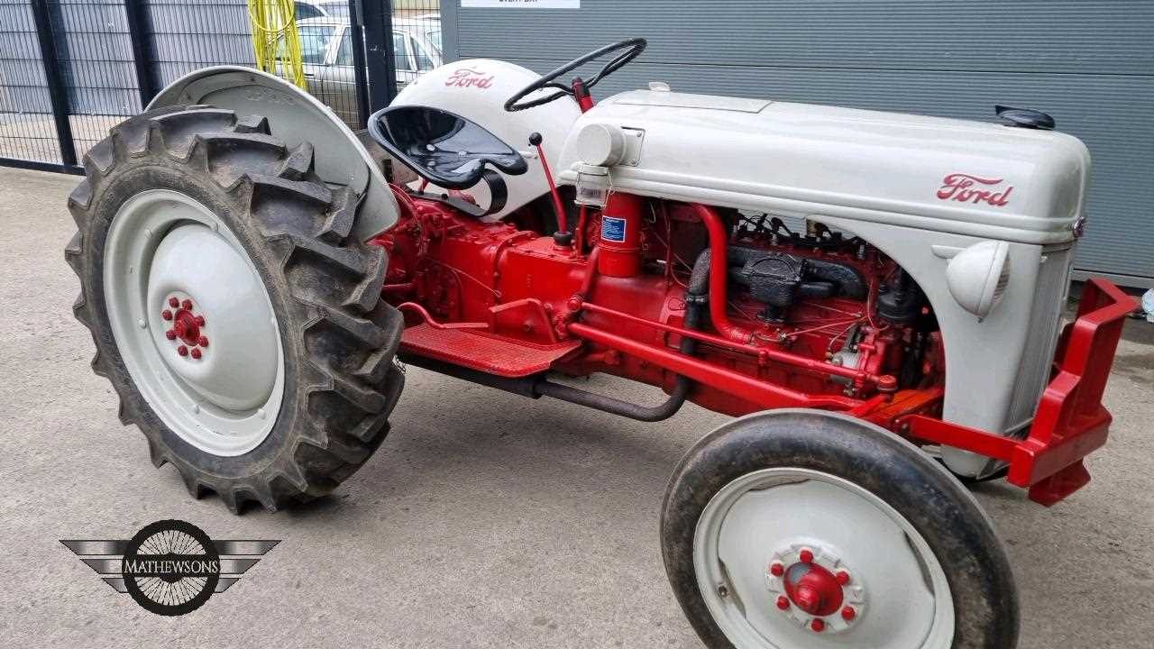 Lot 373 - 1950 FORD 8N