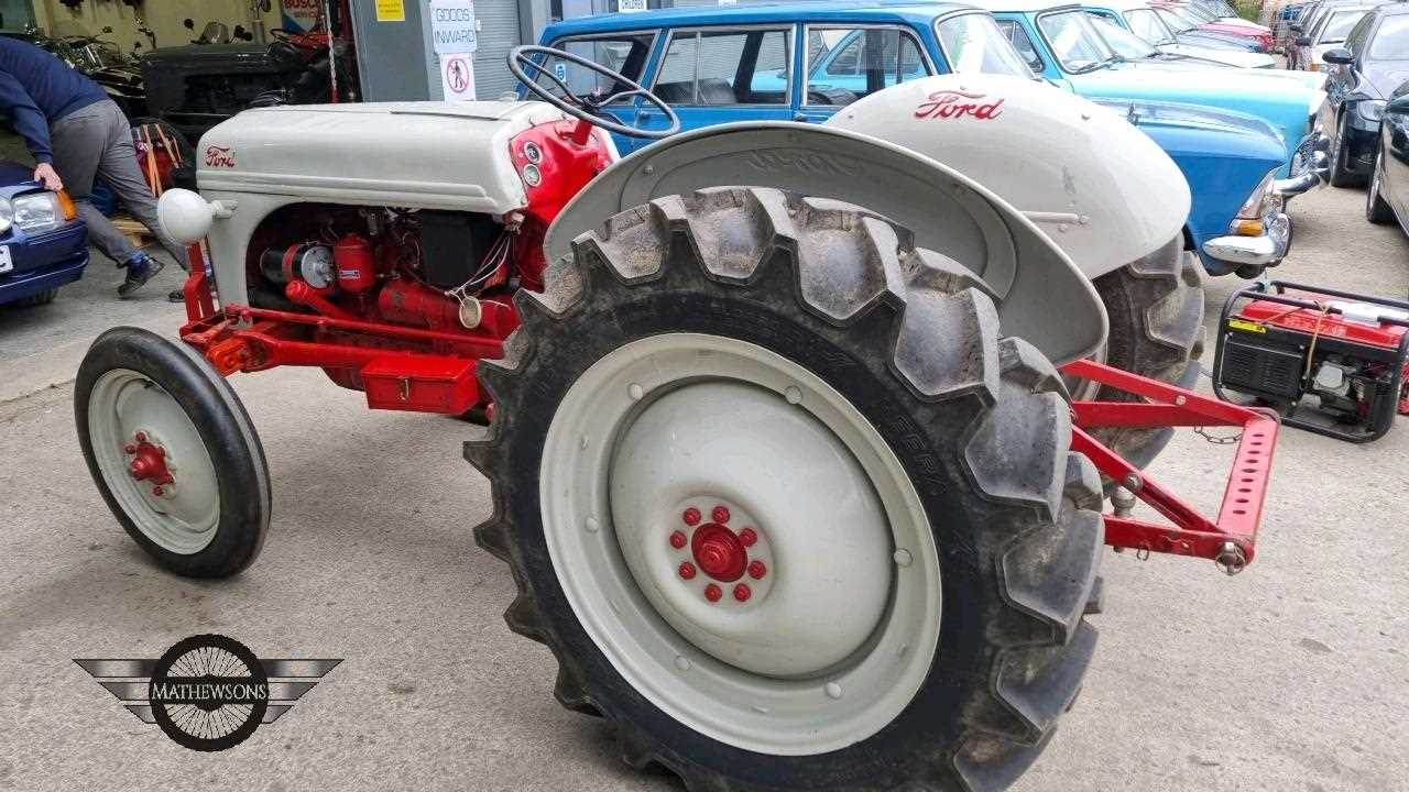 Lot 373 - 1950 FORD 8N