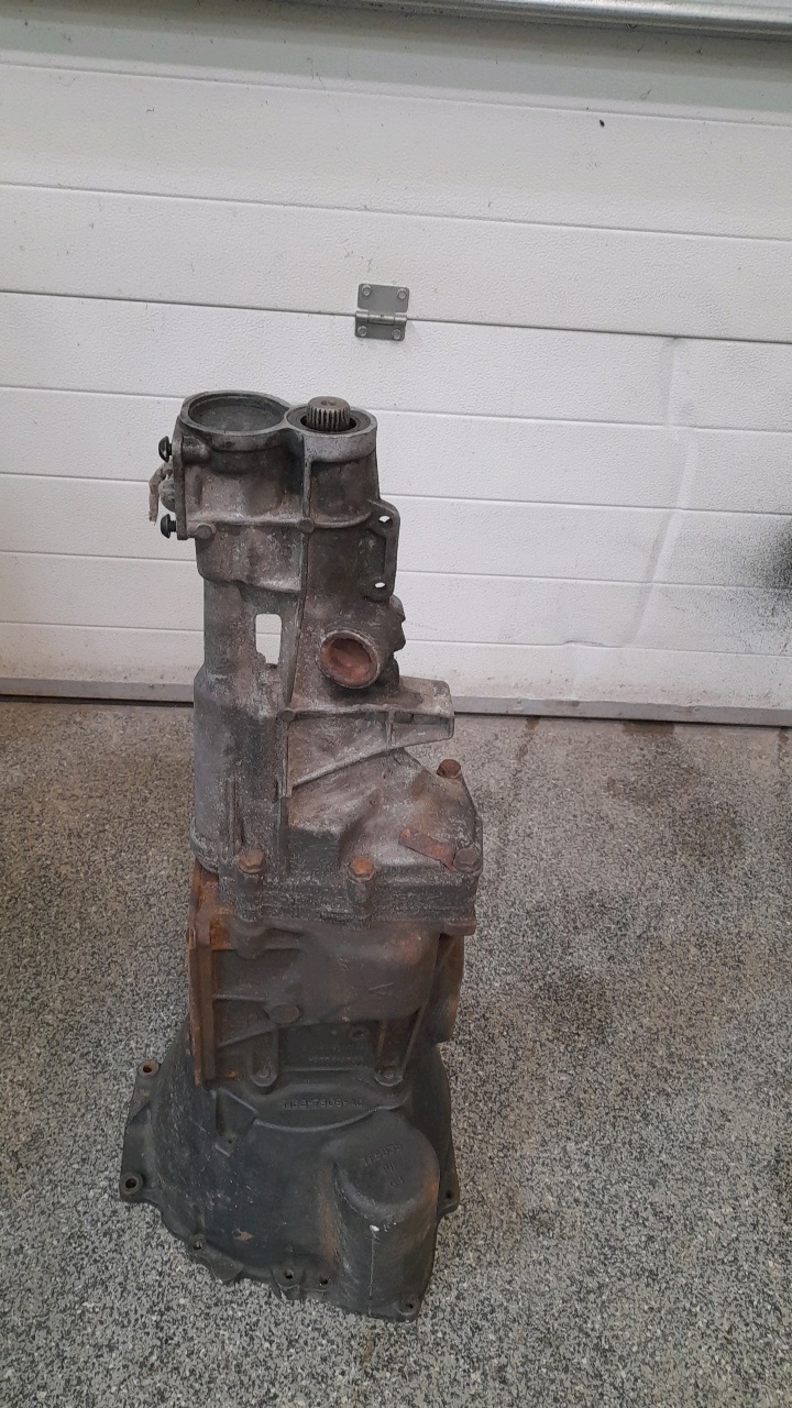 Lot 691 - FORD TYPE 9 5 SPEED GEARBOX