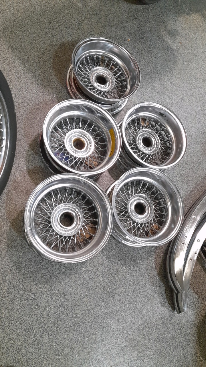 Lot 415 - AUSTIN HEALEY CHROME WIRE WHEELS 5.5" X 15"
