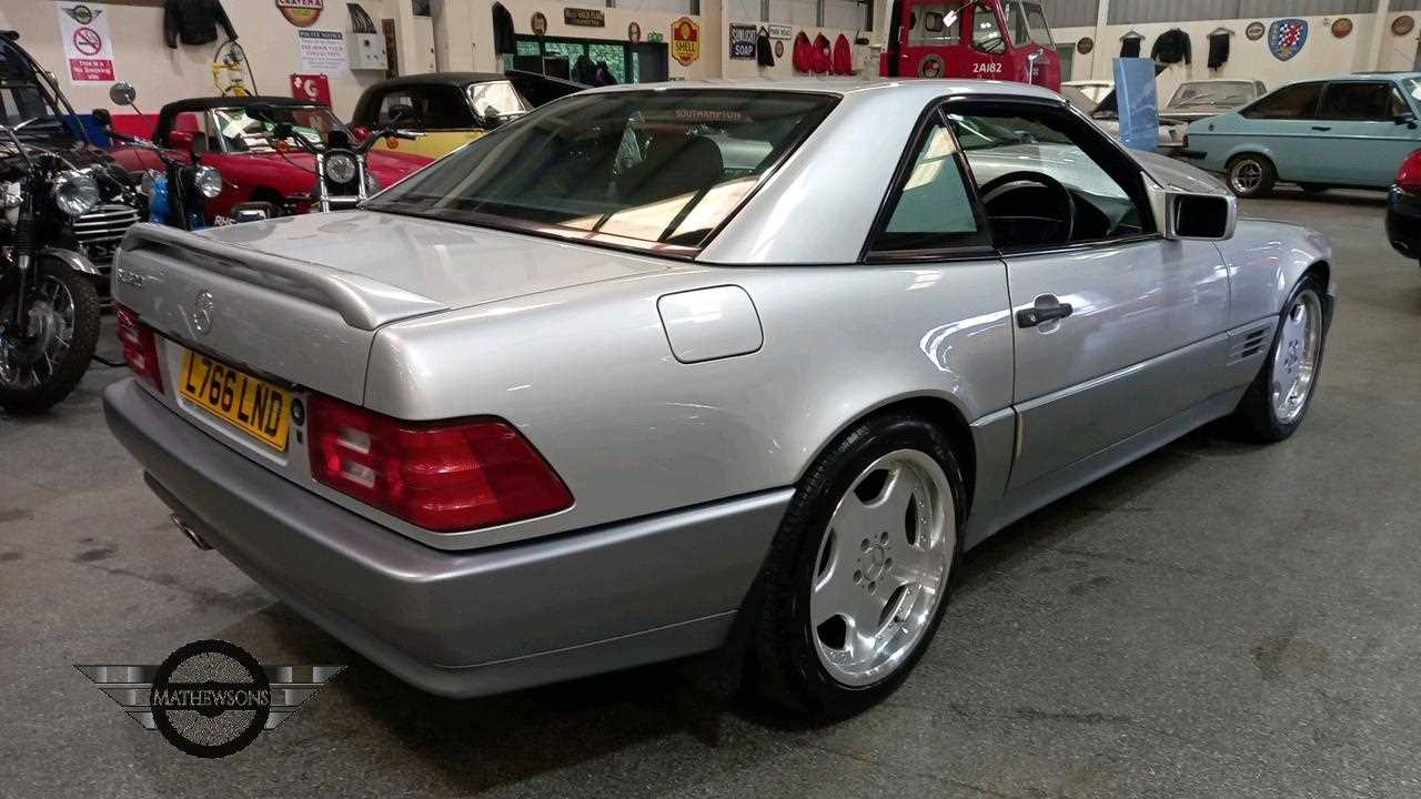 Lot 606 - 1993 MERCEDES BENZ R129 SL320