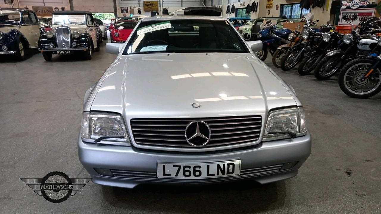 Lot 606 - 1993 MERCEDES BENZ R129 SL320