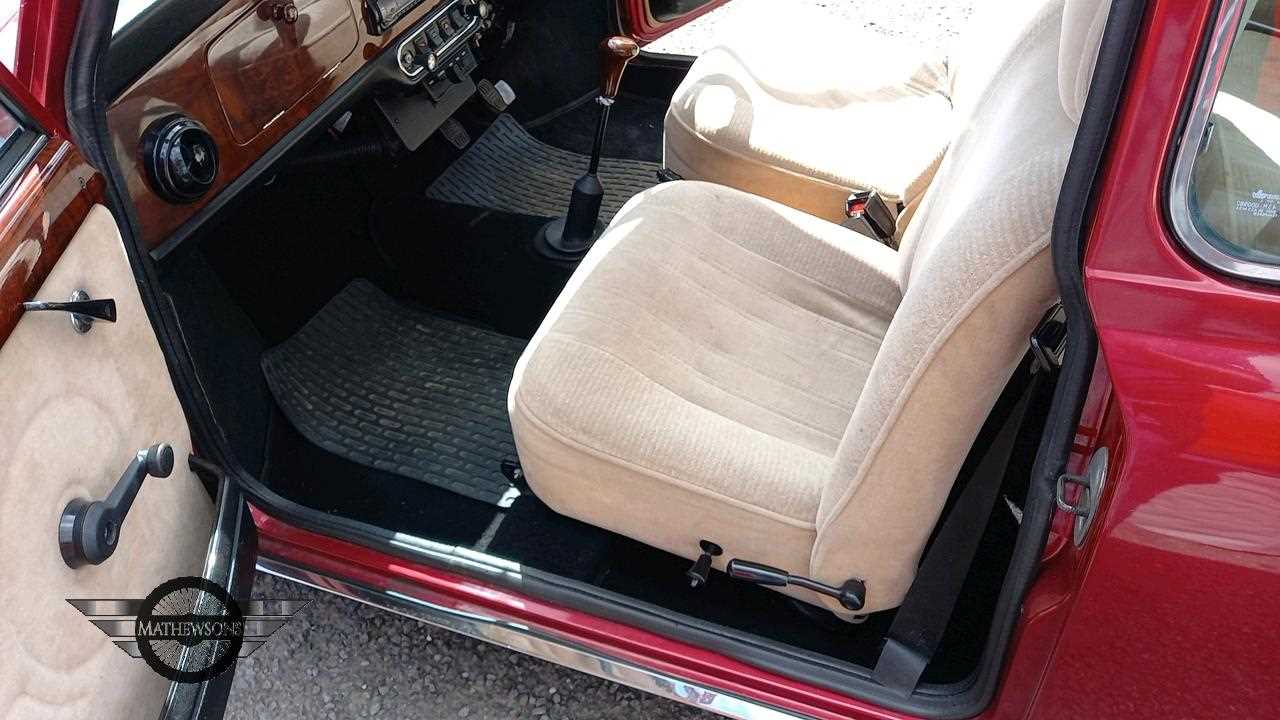 Lot 584 - 1985 AUSTIN MINI MAYFAIR