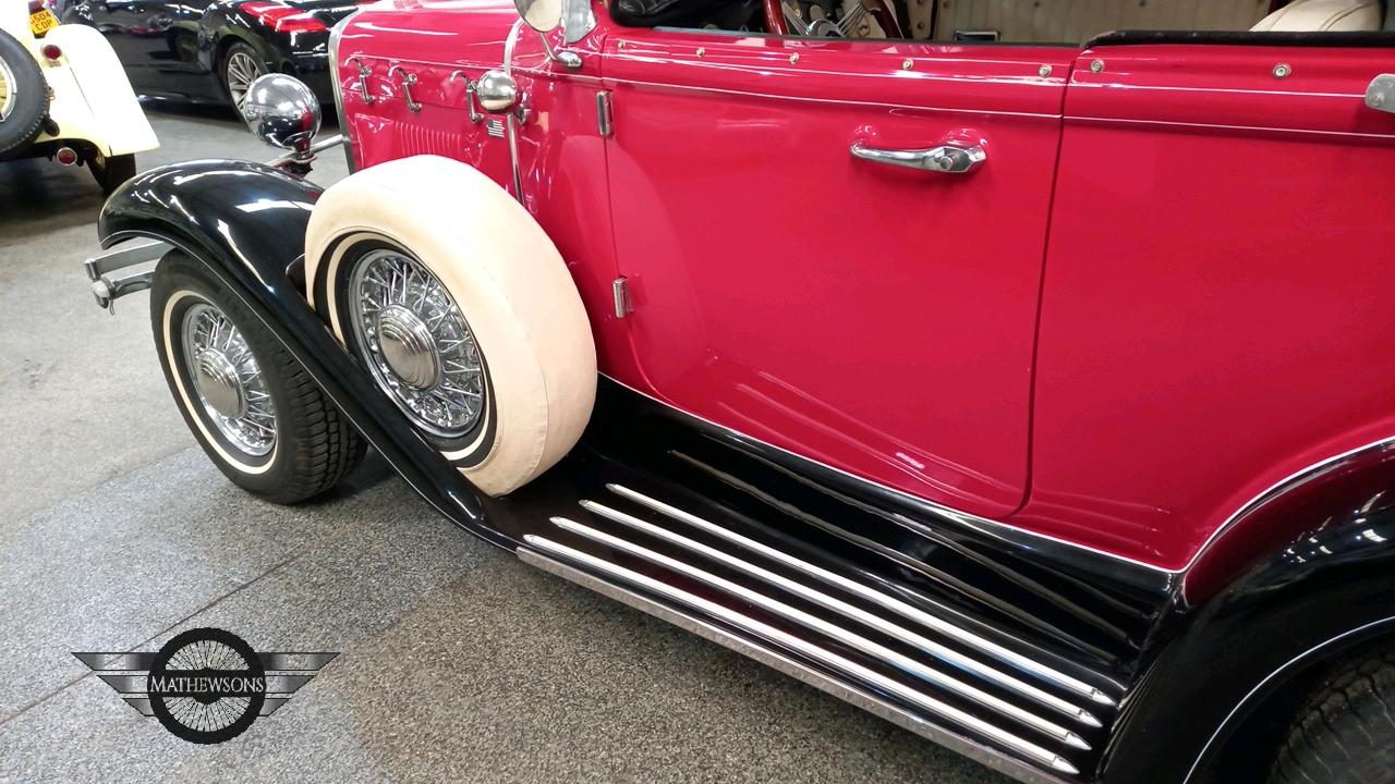 Lot 112 - 1972 FORD CLASSIC PHAETON CONVERTIBLE