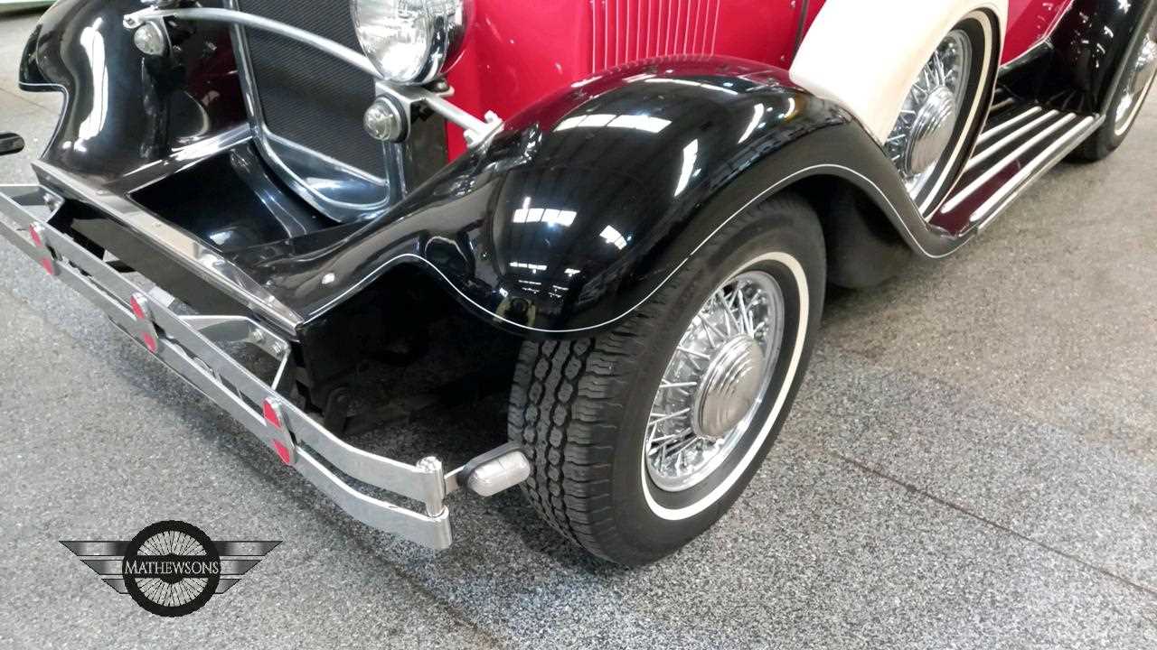 Lot 112 - 1972 FORD CLASSIC PHAETON CONVERTIBLE