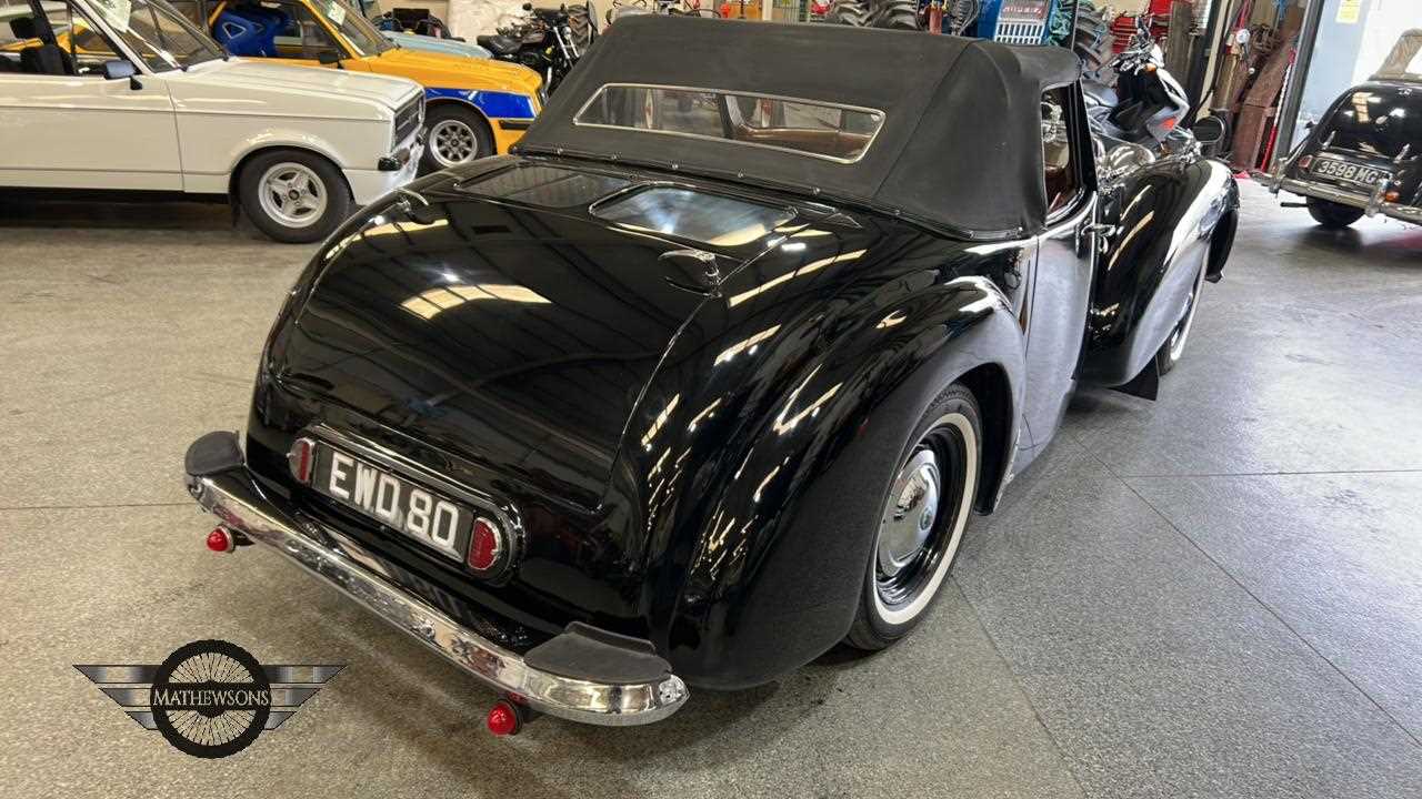 Lot 621 - 1946 TRIUMPH ROADSTER