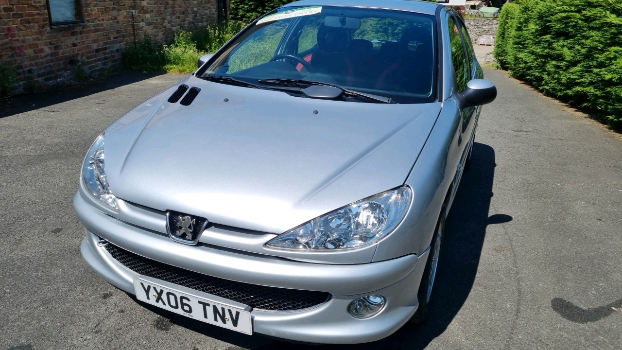 Lot 709 - 2006 PEUGEOT 206 SPORT