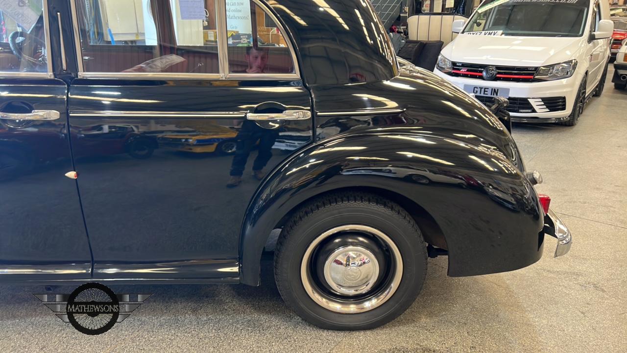 Lot 424 - 1952 MORRIS OXFORD