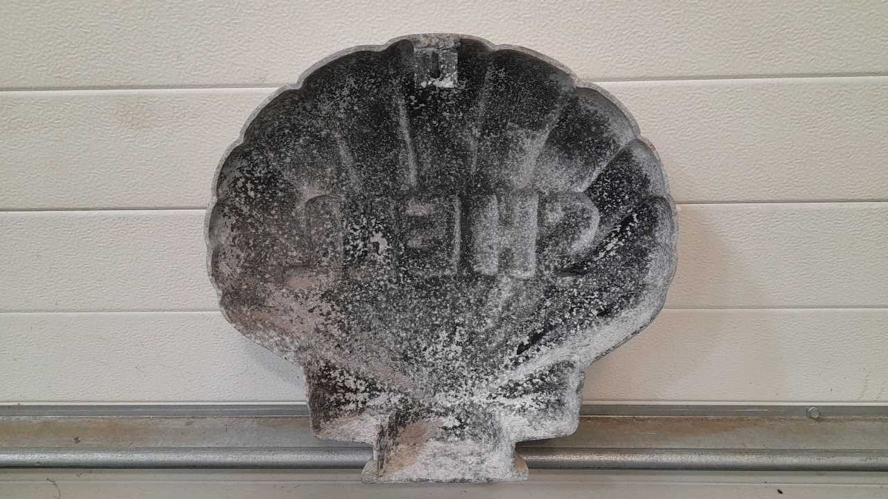 Lot 311 - SHELL DISPLAY SIGN