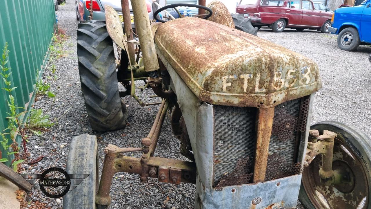 Lot 46 - MASSEY FERGUSON TRACTOR