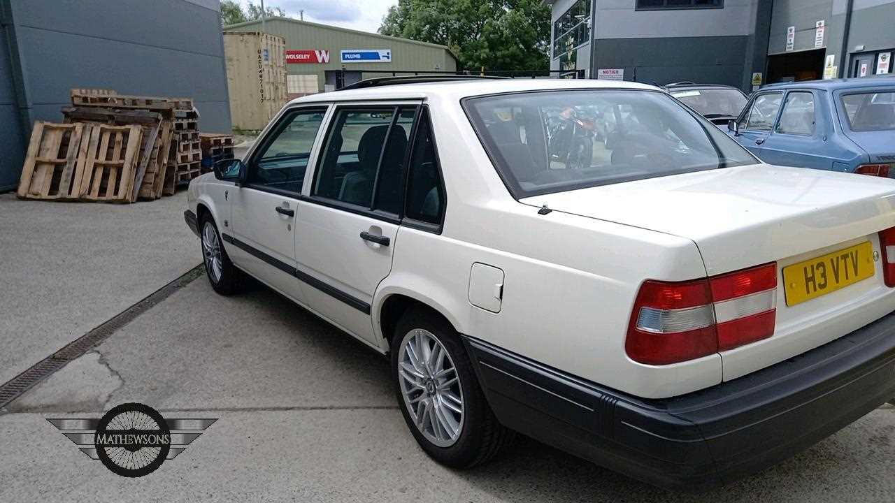 Lot 96 - 1993 VOLVO 940 SE TURBO A