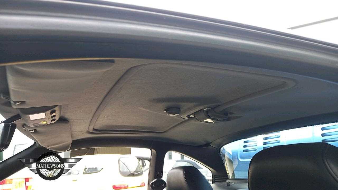 Lot 38 - 1994 TOYOTA MR2 GT