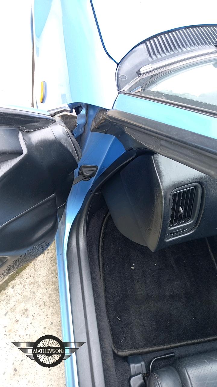 Lot 38 - 1994 TOYOTA MR2 GT