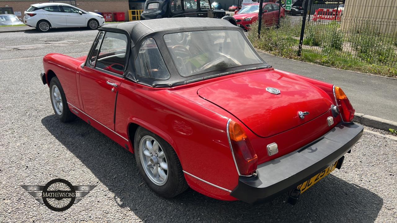 Lot 116 - 1976 MG MIDGET 1500