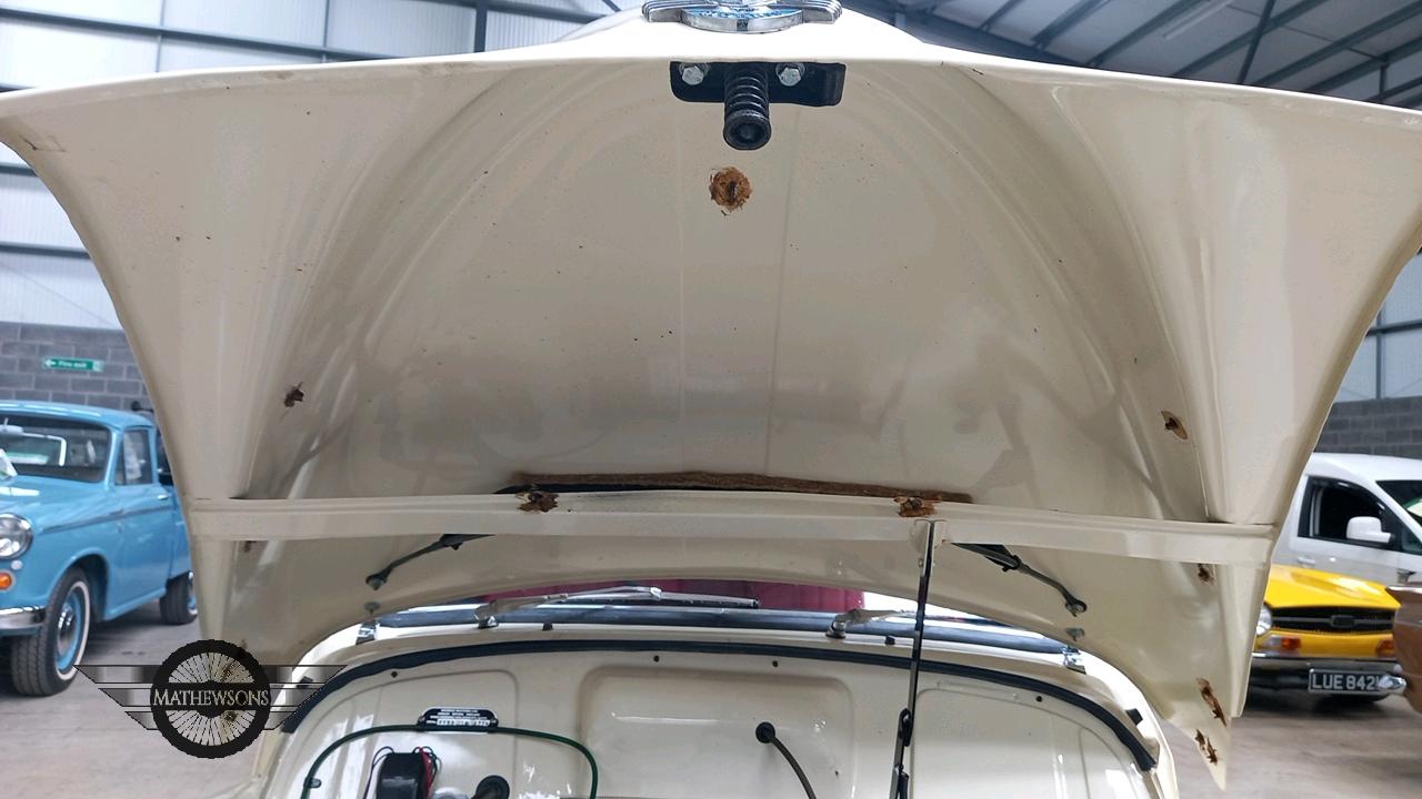 Lot 122 - 1966 MORRIS MINOR TRAVELLER