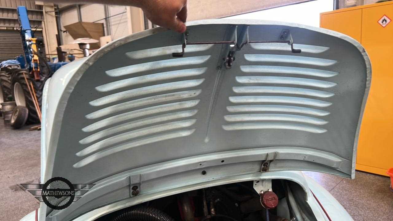 Lot 292 - 1954 RENAULT 750 / 4CV