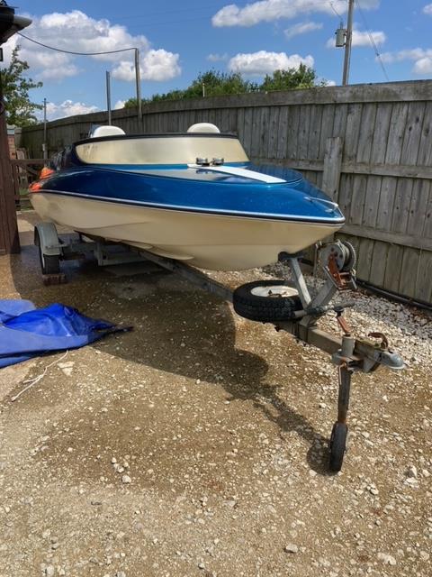 Lot 727 - SIMS SUPER V SPEED/SKI BOAT