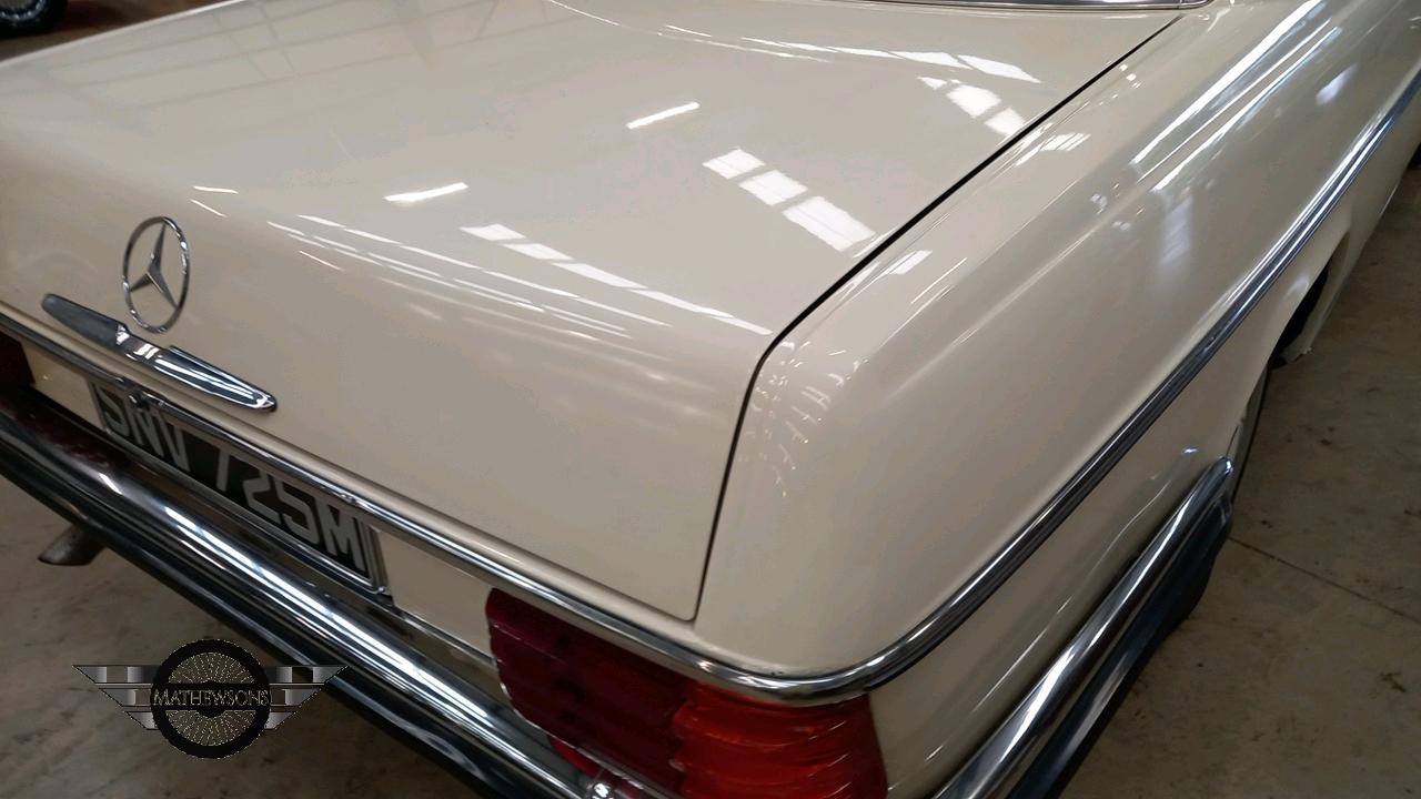 Lot 524 - 1973 MERCEDES 280 CE