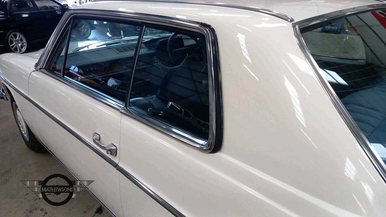 Lot 524 - 1973 MERCEDES 280 CE