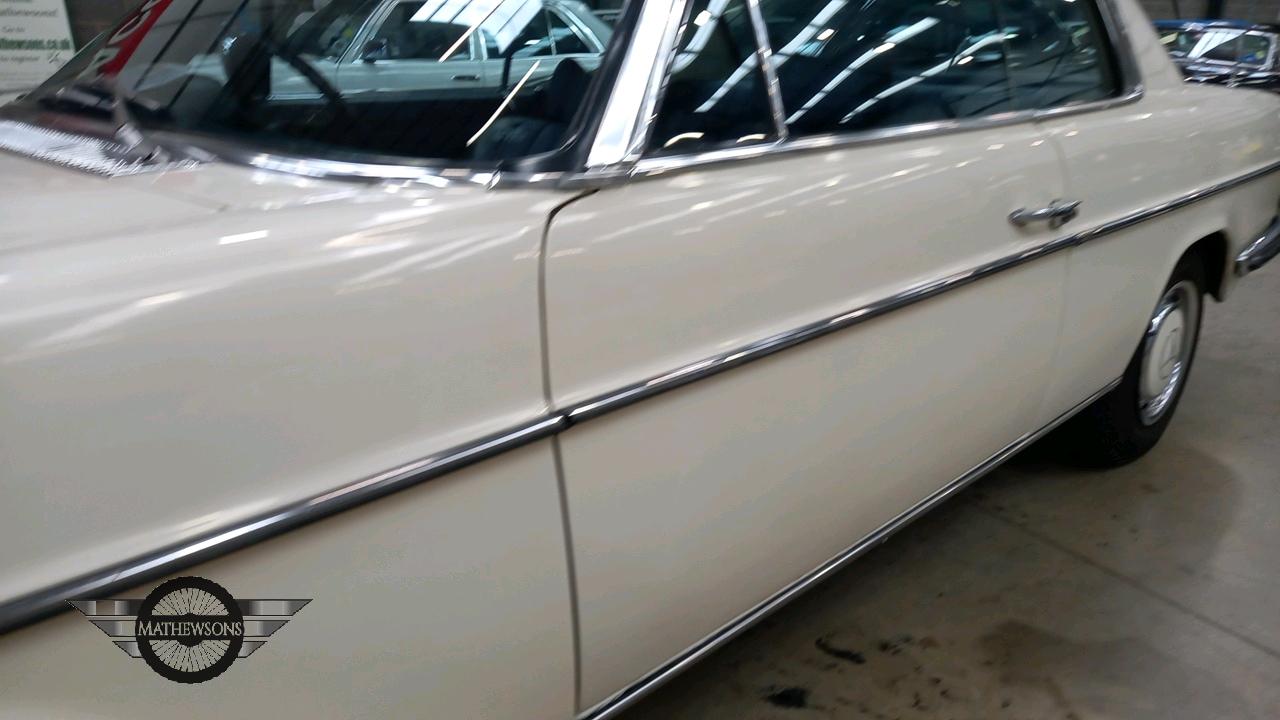 Lot 524 - 1973 MERCEDES 280 CE