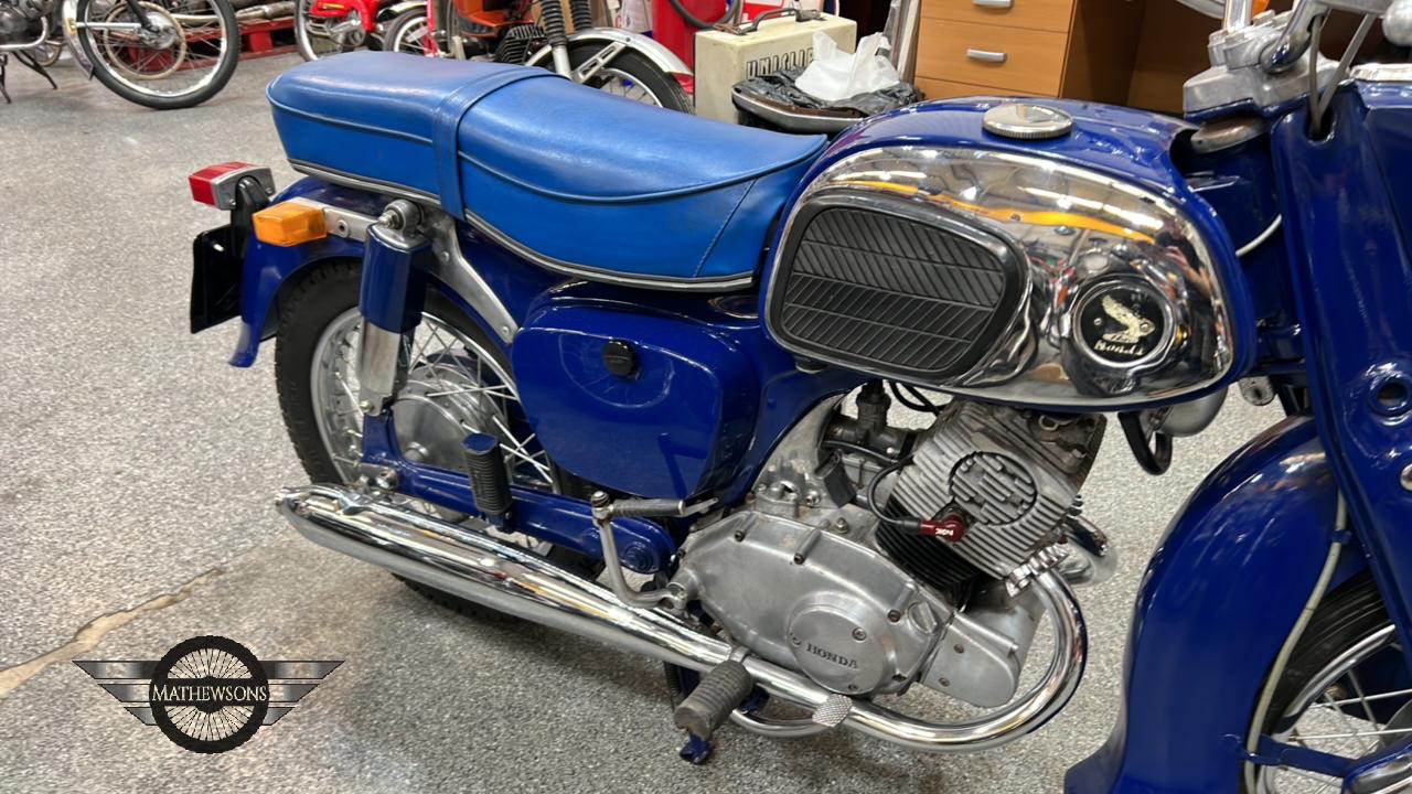 Lot 72 - 1964 HONDA C92