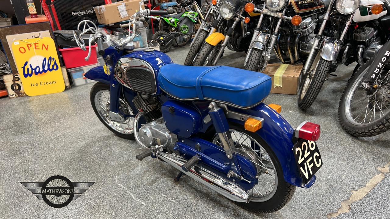 Lot 72 - 1964 HONDA C92