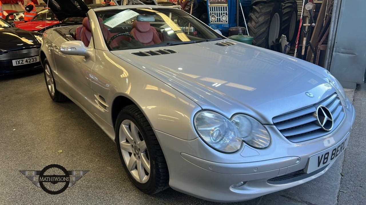 Lot 750 - 2002 MERCEDES SL 500 AUTO
