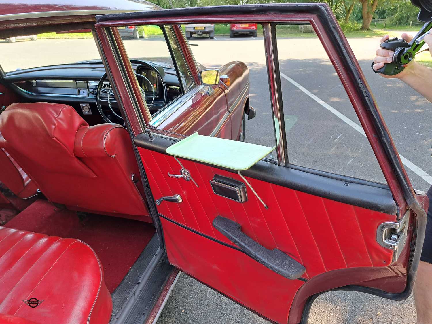 Lot 66 - 1963 MERCEDES DL 190