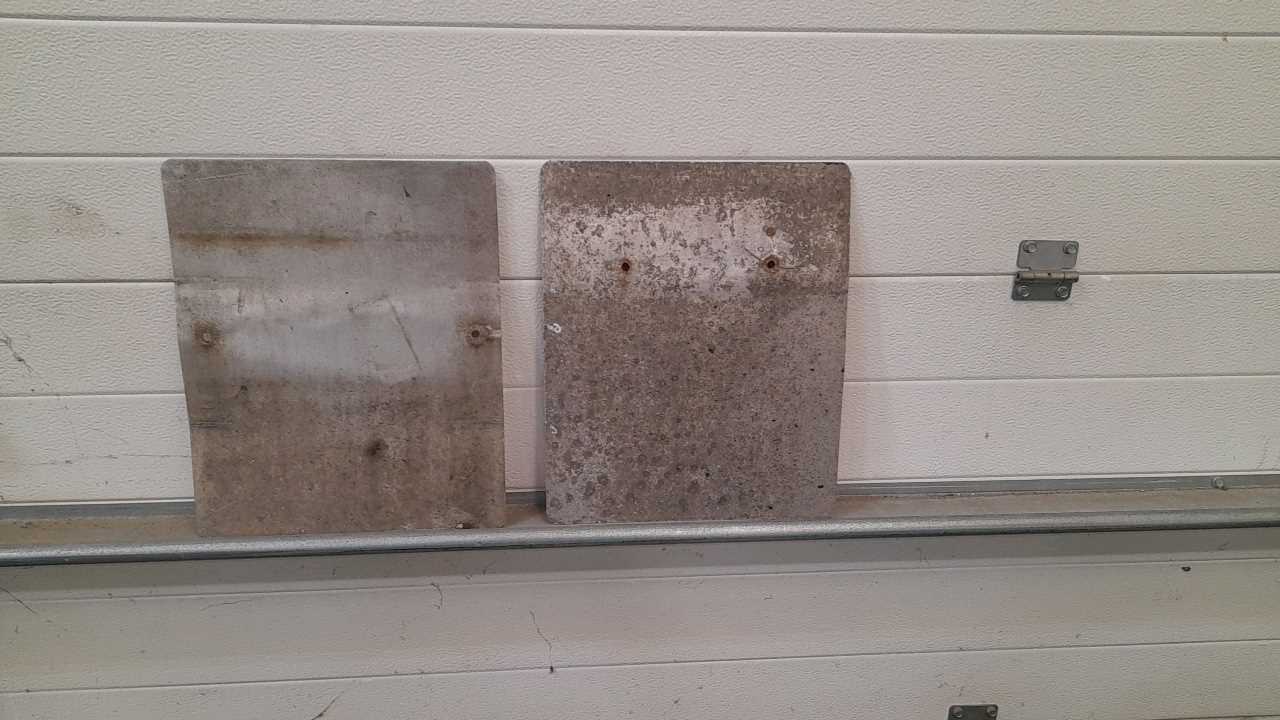 Lot 41 - 2X VINTAGE HGV L PLATES