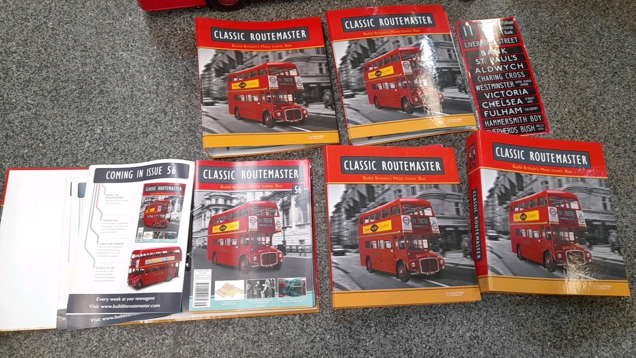 Lot 469 - ROUTEMASTER BUS SCALE MODEL COMPLETE AND IN