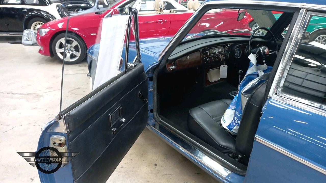 Lot 22 - 1969 MG B GT