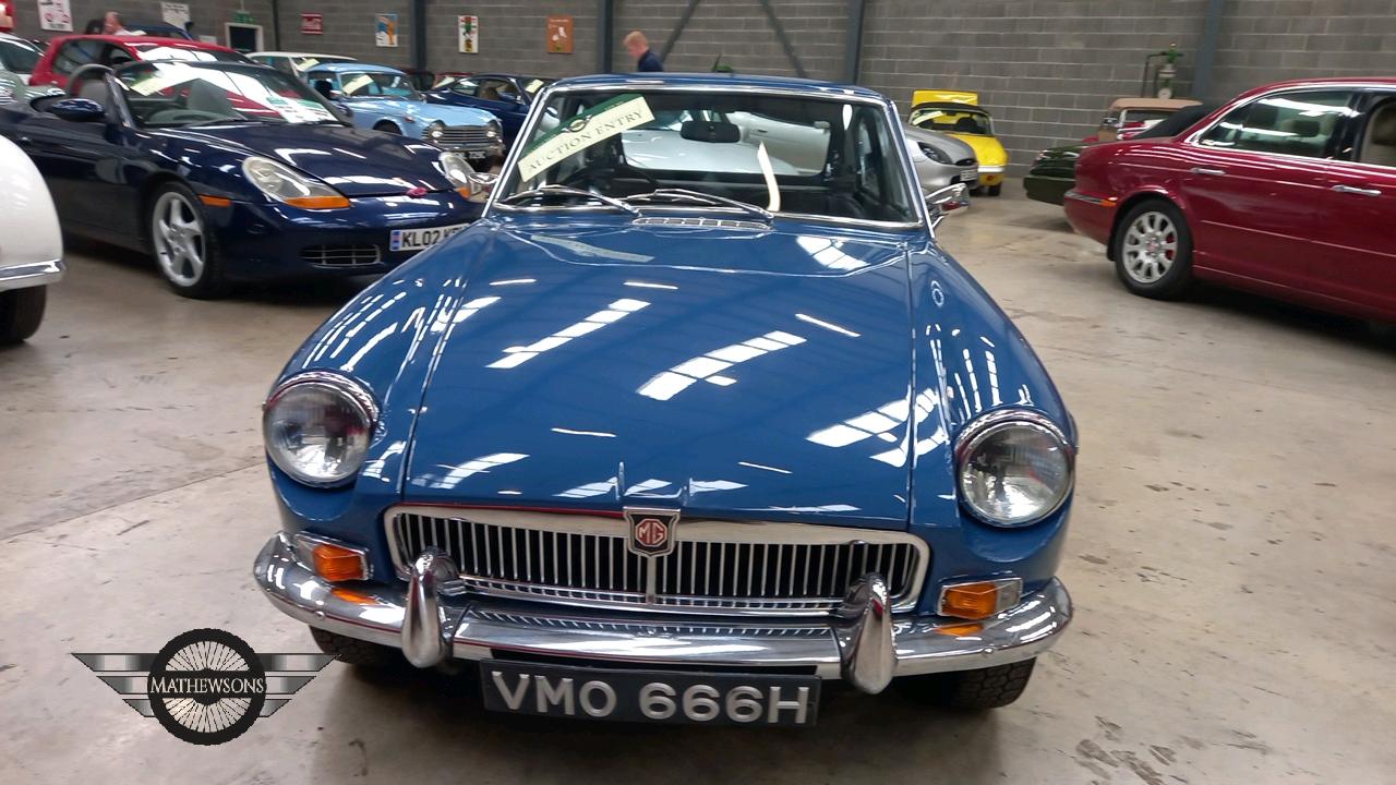 Lot 22 - 1969 MG B GT