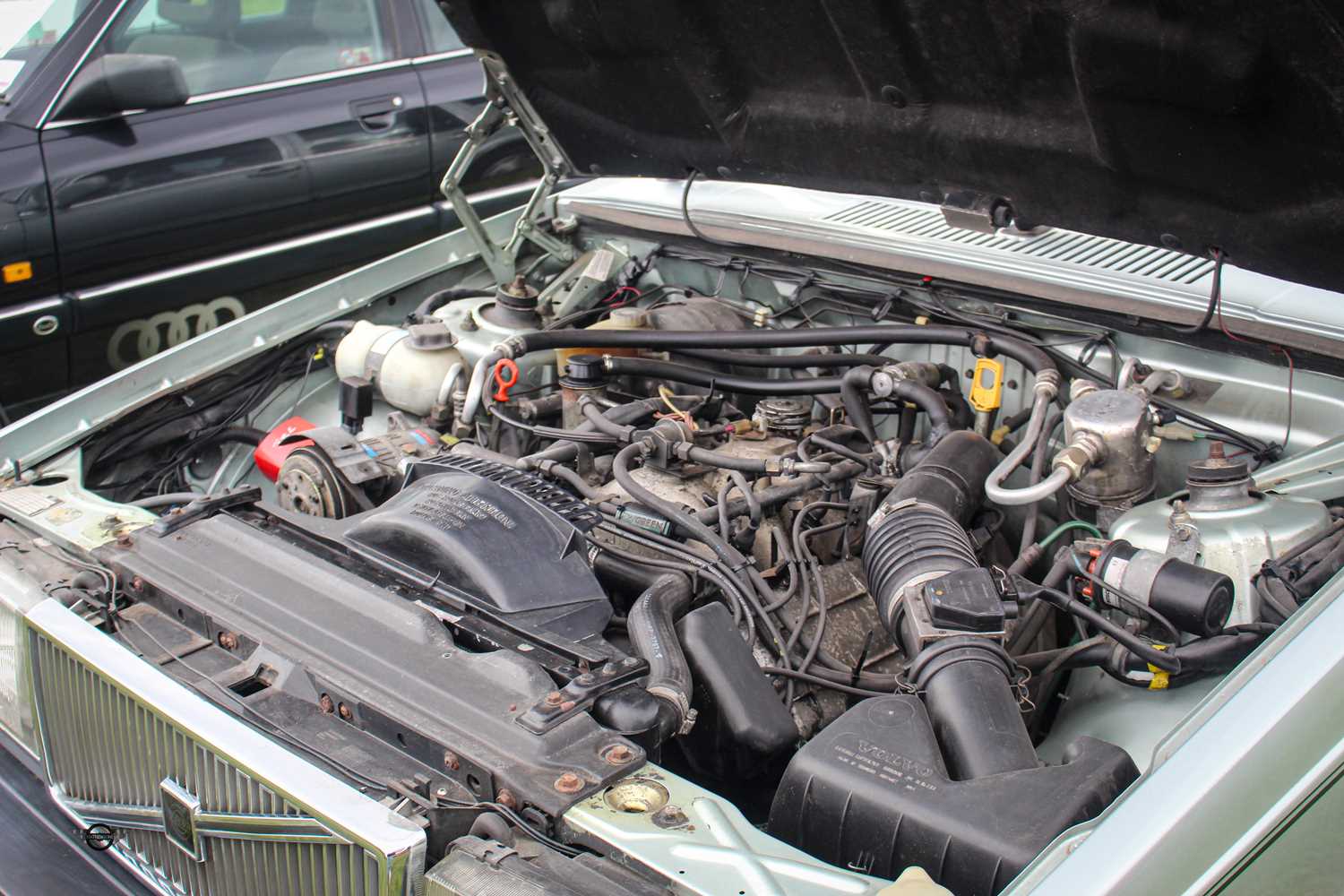 Lot 460 - 1987 VOLVO 760 GLE AUTO