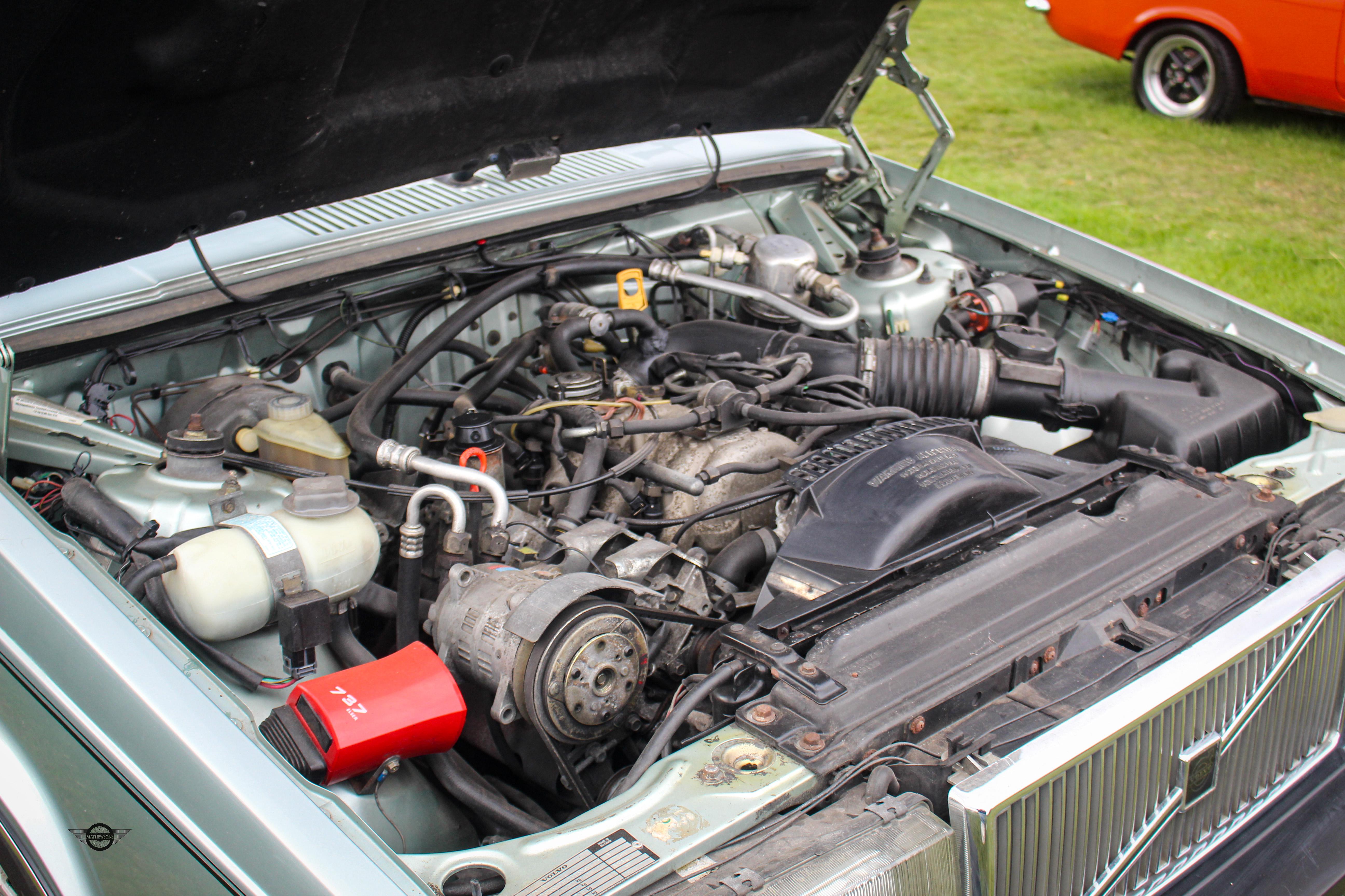 Lot 460 - 1987 VOLVO 760 GLE AUTO