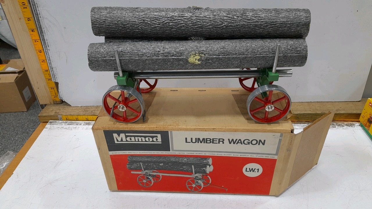 Lot 671 - MAMOD LOG TRAILER