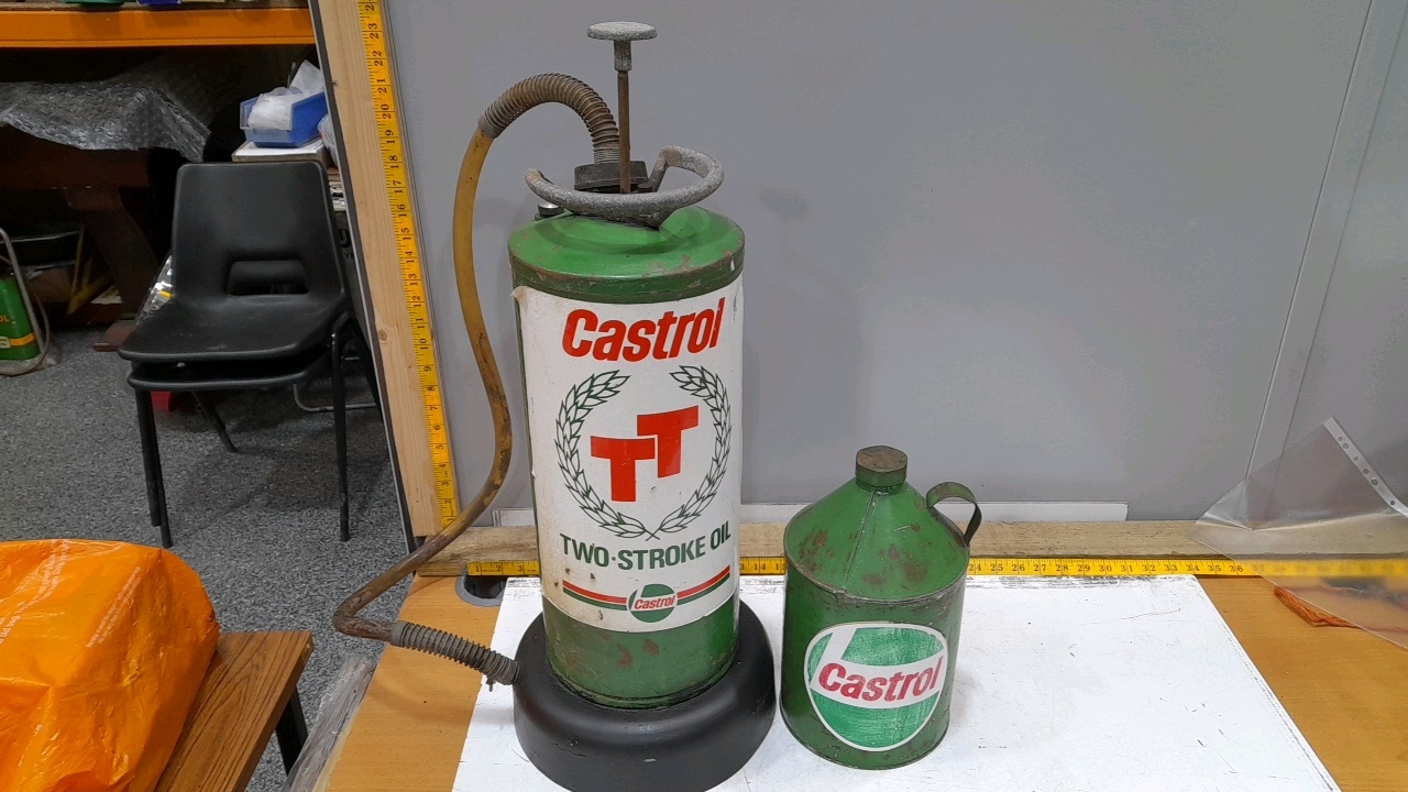 Lot 424 - CASTROL TT 2 STROKE DISPENSER & CAN OF OIL